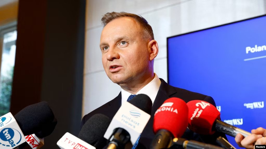 Polonya Cumhurbaşkanı Duda, tartışmalı Rus etkisi kanunundaki ...